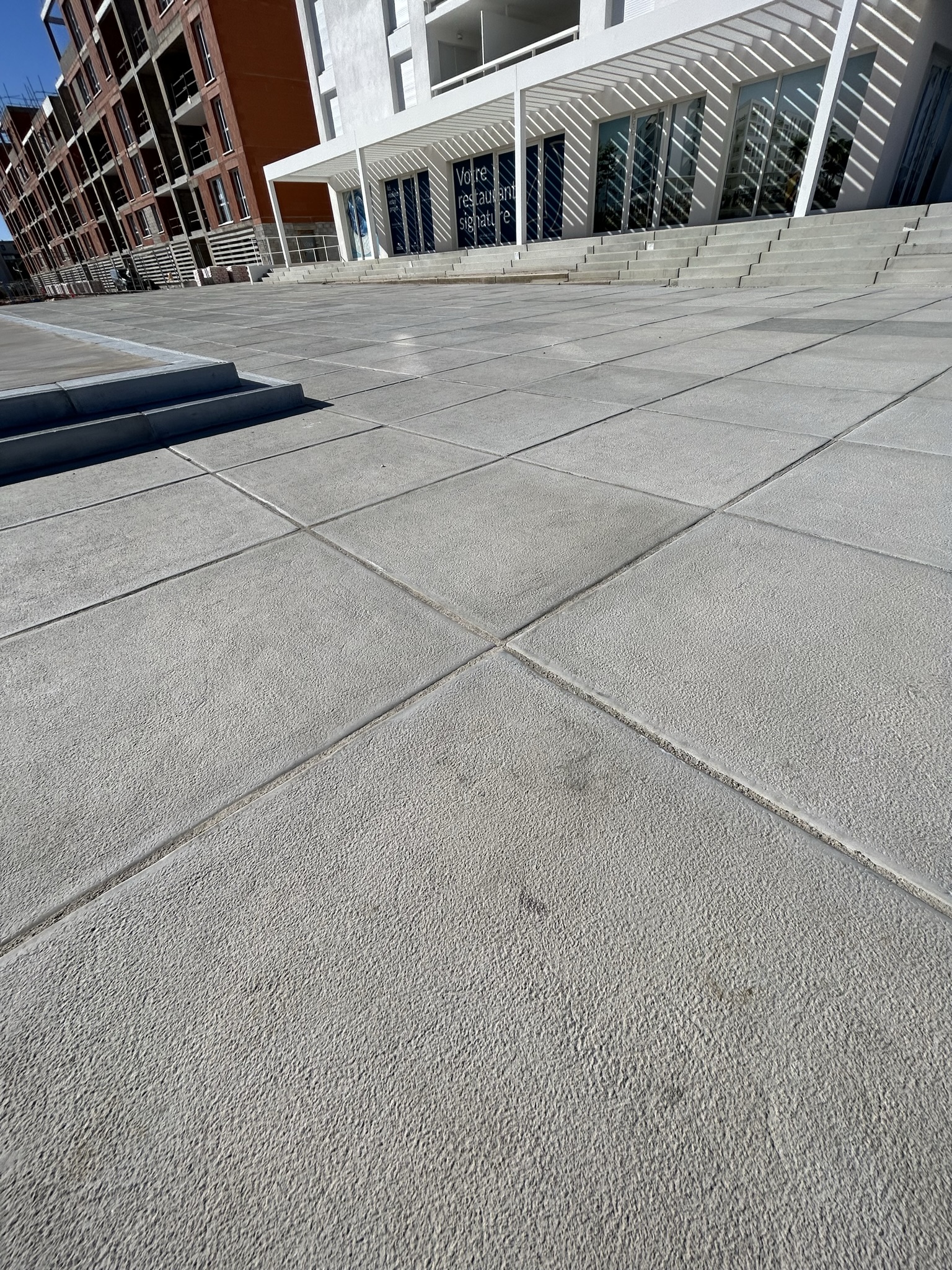 Dalles 99x99 ep.8 aspect pierre bouchardée - REPLIK