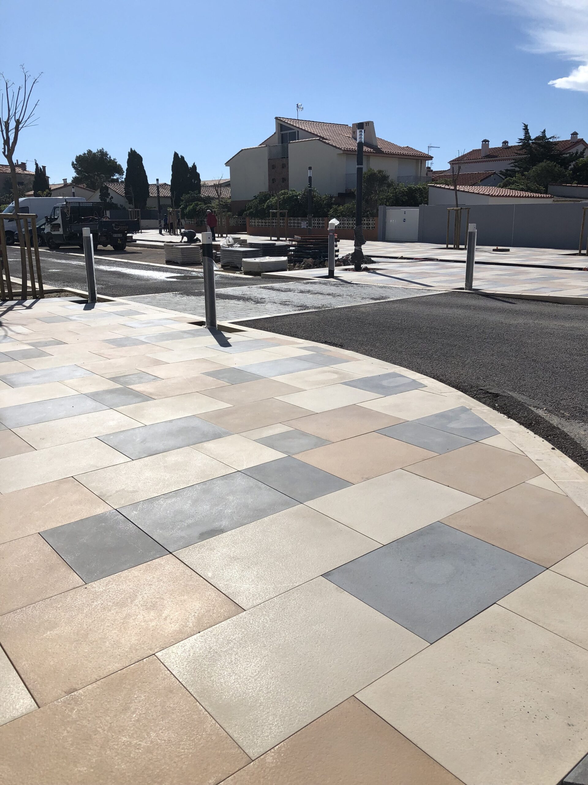 Dalles 60x60 ep.6 aspect pierre bouchardée brossée - REPLIK